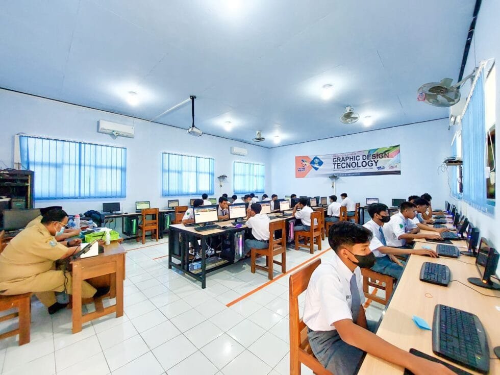 Pentingnya Lab Komputer Saat Implementasi Kurikulum Merdeka Belajar ...